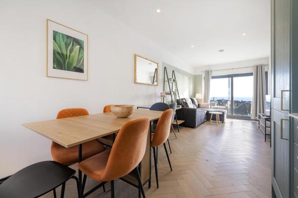 Top-floor Brighton Apartment I Sea View I Sleeps 8 - Hove