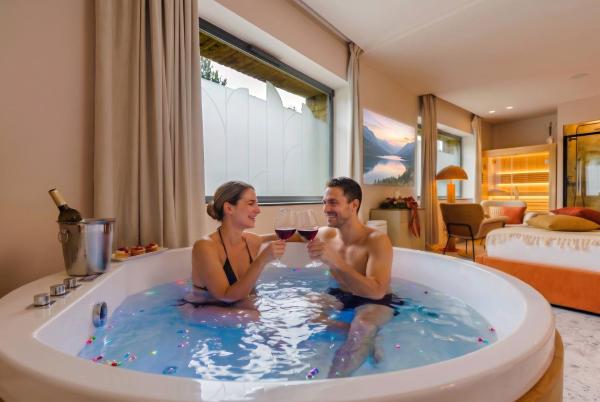 Suite Romantique Ibiza, Jacuzzi, Spa - Strassburg