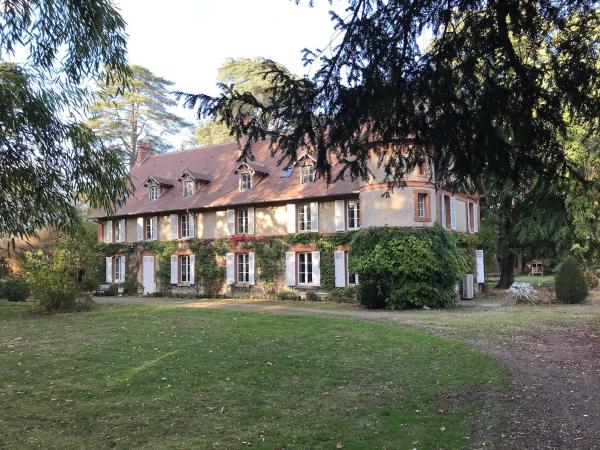 Charming Home In Berry - Cher