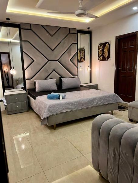 3 Bed Fully Furnished Apartment Islamabad - E11 - イスラマバード