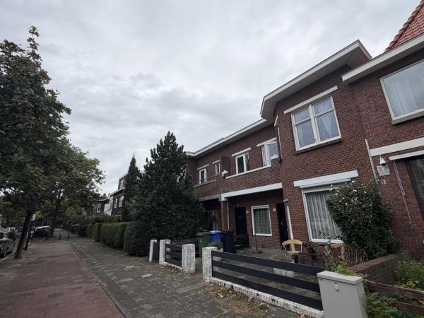 Paradise In Rijswijk - The Hague - デルフト