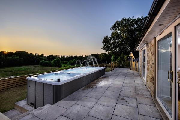 Luxury Farmhouse - Bolton