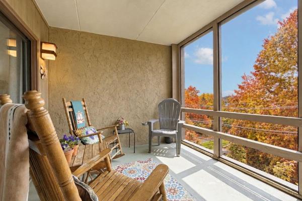 Misty Mountain Condo By Beyond Expectations- 3br Retreat With Scenic Views, Sleeps 8 & Near Ober Mountain - Gatlinburg
