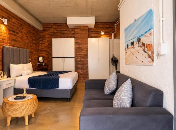 Selah Stays L Craftsmanship Johannesburg - Johannesburg South