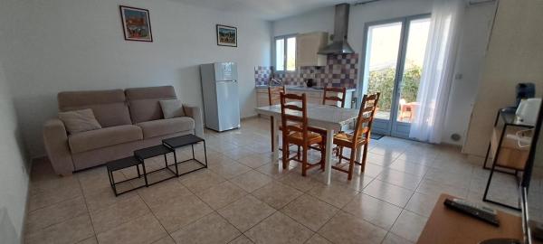 Appartement Avec Extérieur Et Parking Gratuit - Perpignan