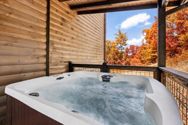 Villa De Luxe By Beyond Expectations W Pool - Wears Valley, TN