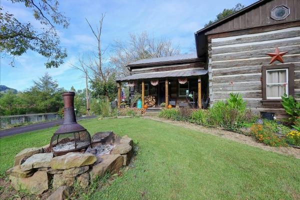 Hot Tub & River Views! Elizabeth Cabin On 10 Acres - West Virginia