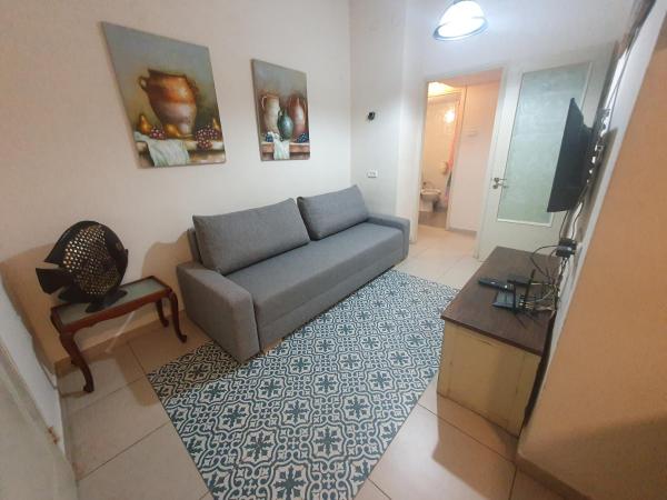 3 Stairs Only To Cozy Flat On Hillel St - Israel