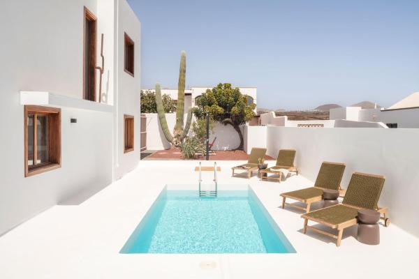 Canaryislandshost I Lumen 2 - Puerto del Carmen