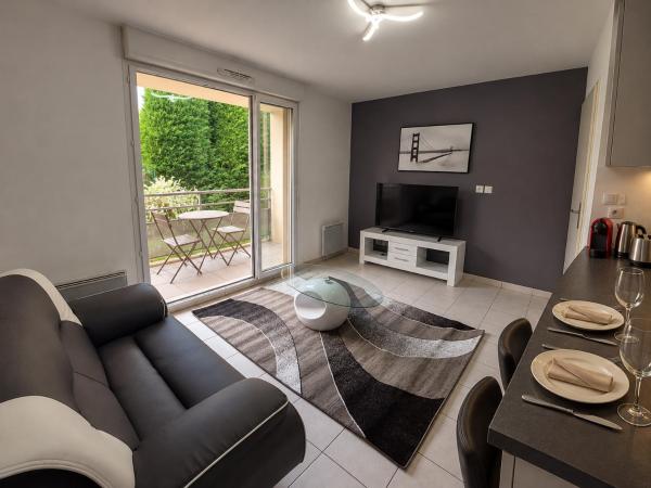 T2 Moderne Avec Balcon Et Parking - Gare à 3 Minutes à Pied - Annemasse