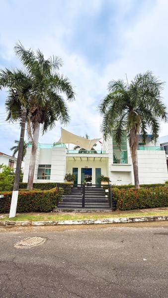Memos Luxury House - Melgar