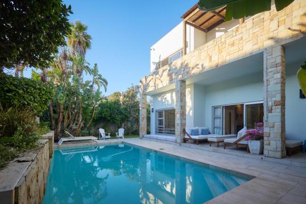Atlantic Palms Courtyard - Cape Town