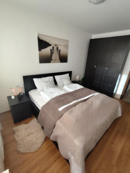 Cozy Belvedere Flat Pool Spa Gondola 300m - 반스코