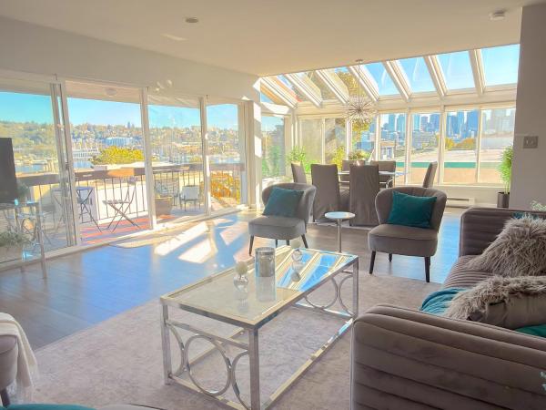 3 Bedrooms Fantastic Lake Union And Skyline View In Queen Anne - Kenmore, WA
