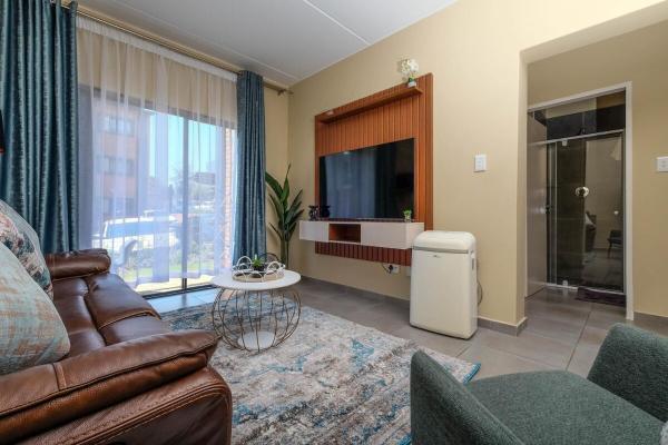 The Clareville Apt By Mall Of Africa - Midrand