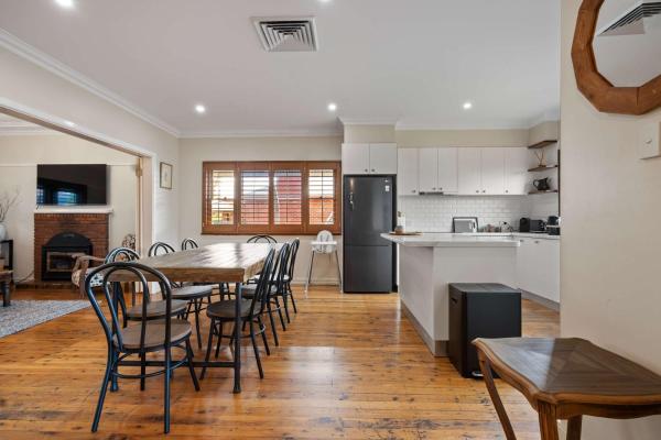 Quinn House A Honey Home - Dubbo