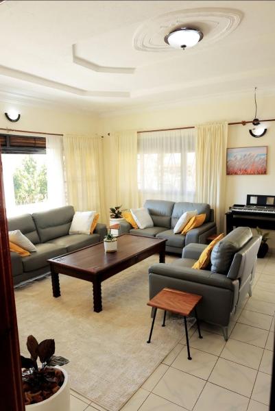 A Hilltop Home With An Amazing Views! - Kampala