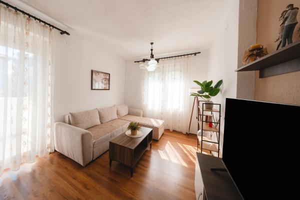 Spacious Apartment Near Diamond Mall, Free Parking - Skopje