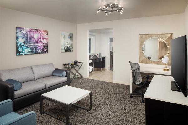 Doubletree Suites By Hilton Hotel Detroit Downtown - Fort Shelby - 溫莎