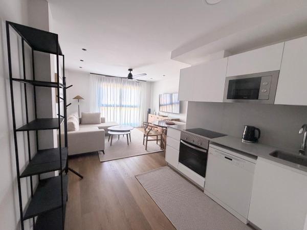 New Spacious 2br Apartment - Las Canteras Beach - Side Sea View - 2 Bathrooms - Ac - Parking - Municipality of Las Palmas