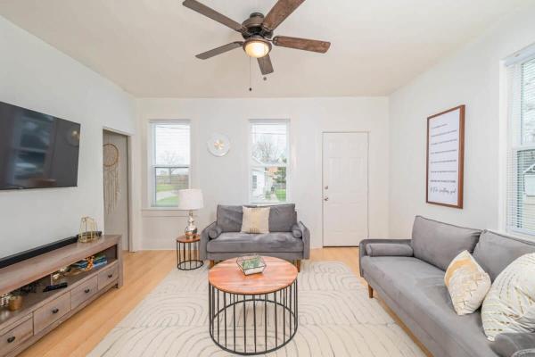 Downtown 2 Bedroom Home - Office - Oshkosh, WI