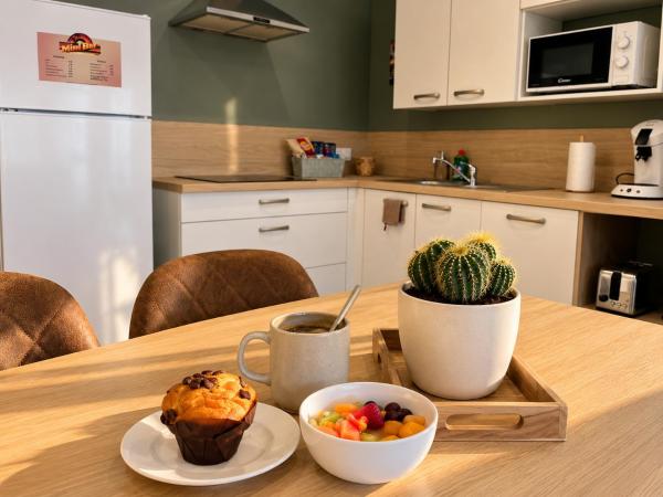 Appartement Cosy Ambiance Laguna Beach Dans Résidence Avec Piscine 2 Pers 1 Chambre - Maubeuge