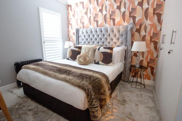 The Terracotta Room In A Luxury 3 Bedroom Home In Kyalami - Tembisa