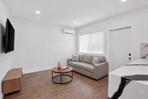 Newly Renovated 1 Br Near Beach Downtown Unit 2 - Miramar, FL