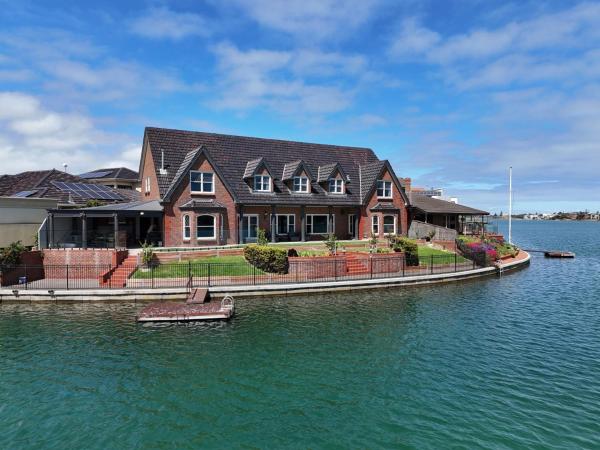 The Regatta House, 4br, 3.5 Bath, Waterfront - Adélaïde