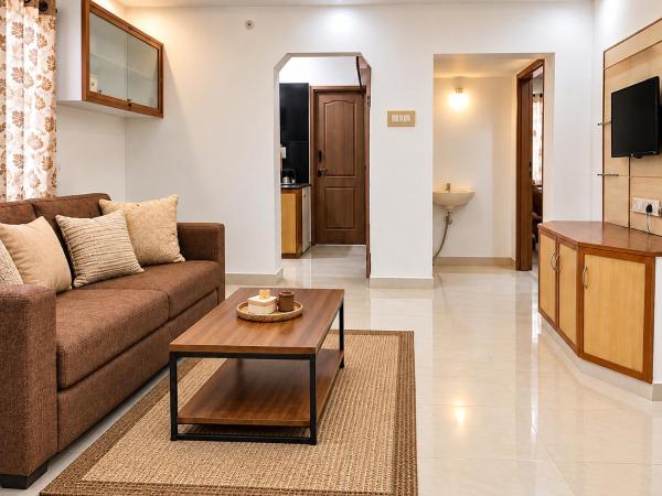 New Premium 2bhk Family Apartment Near Railway Station With Ac Bedrooms, Fully Equipped Kitchen, Full Furniture And Parking Facility - Tirupati