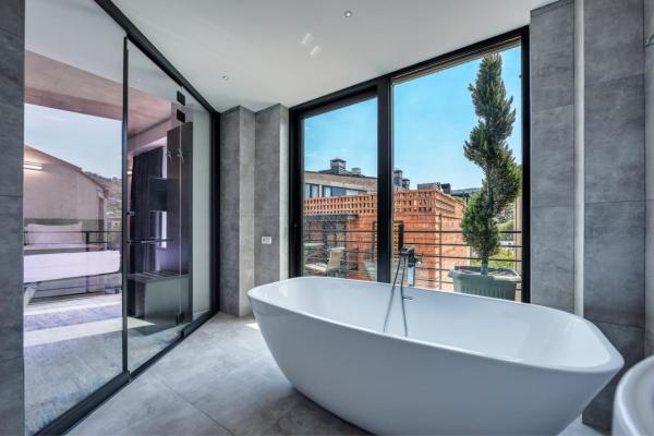 Mit View Hotel - Tbilisi