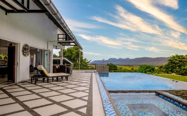 Sapphire Villa - Private Pool, Jacuzzi & Sunset - Pulau Langkawi
