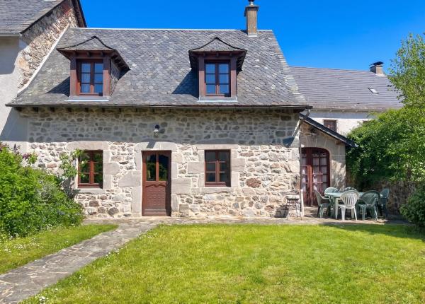 Maison Cosy à Lanobre + Jardin - Département Cantal