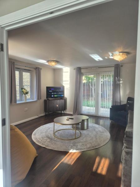 The Hideaway - Luxury 4 Bedroom House In Bicester - Bicester
