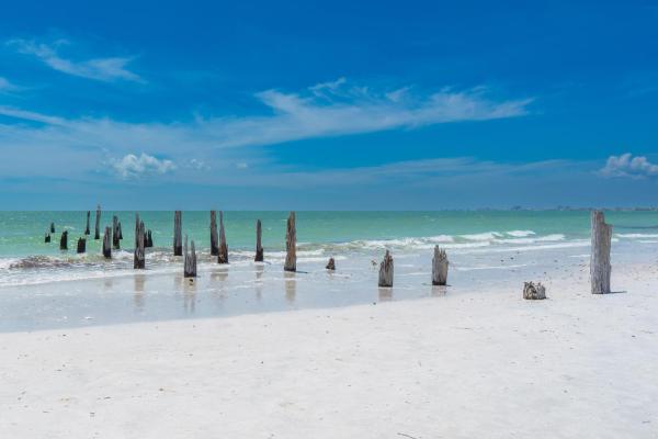 Estero Island Yacht & Racquet- Dockside Paradise By Sun Palace Vacations - Fort Myers Beach, FL