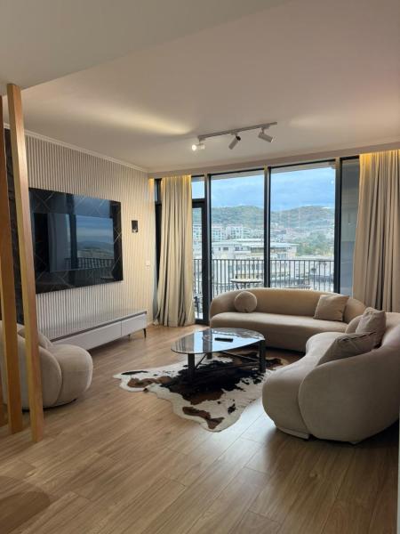 Lake View Urban Apartment - Tirana
