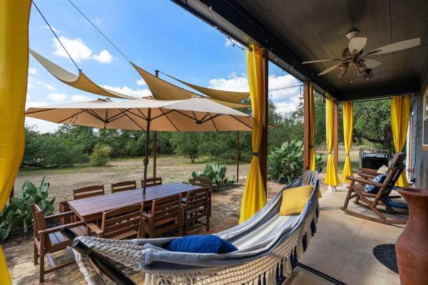 Cactus & Oak - 2 Fenced In Hill Country Acres With Game Room In Driftwood - Dripping Springs, TX
