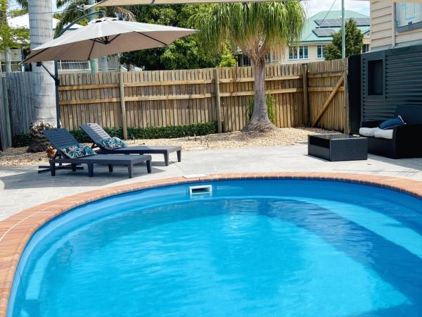 Entire Two Bedroom Home With Swimming Pool - Rockhampton