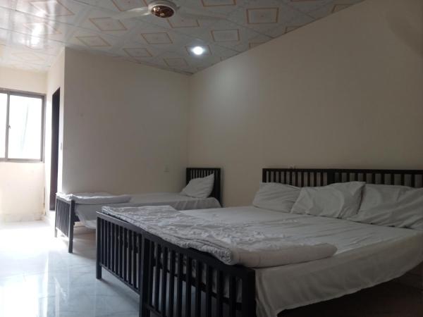 Wahdat Guest House - Lahore