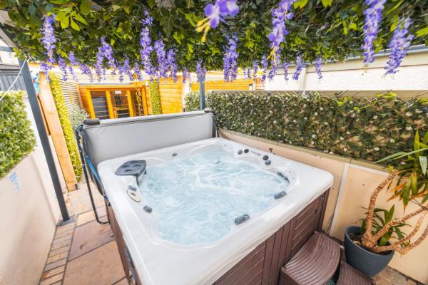 The Bay Cottage Hot Tub & Sauna Morecambe Bay - Morecambe
