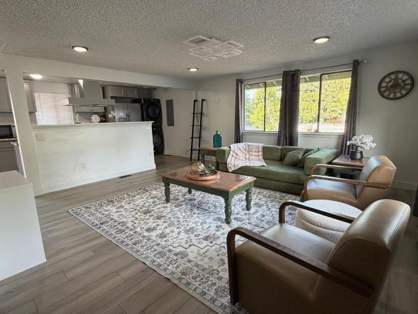 Stunning Beautiful Home In Everett - Lynnwood, WA