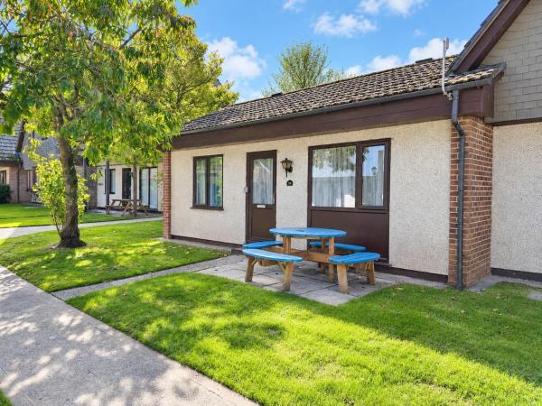 Peaceful Cottage - Pool - Mini Golf - Praa Sands