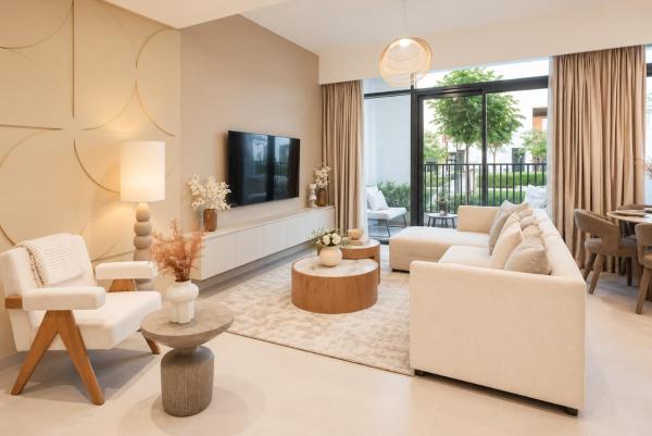 Luxury Villa With Balcony Free Access Gym & Pool - Dubai