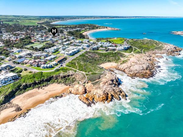 9 Barbara Street Port Elliot Near Horseshoe Bay & Greenbay - Port Elliot