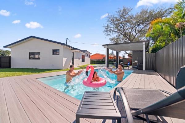 Modern 5br Dream - Pool Bbq Courts & Playground - Miami Gardens, FL