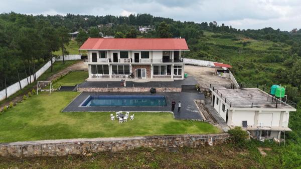 Lavees Pool - Assam