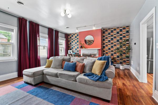 Trendy 2br Near Carson Street With Free Parking - Pennsylvania