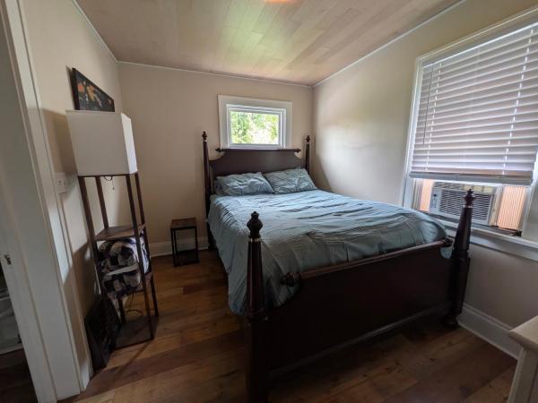 1 Bedroom Bungalow House - Lake Erie, PA