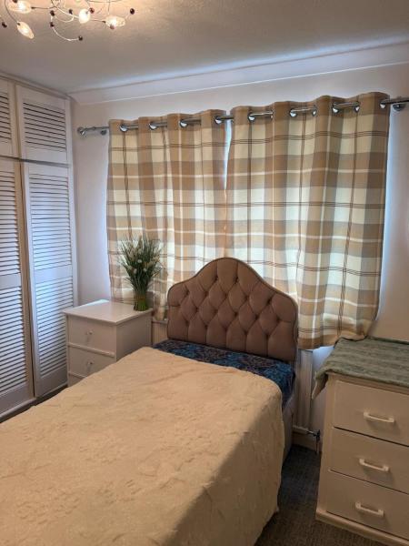 1 Windsor - Bracknell