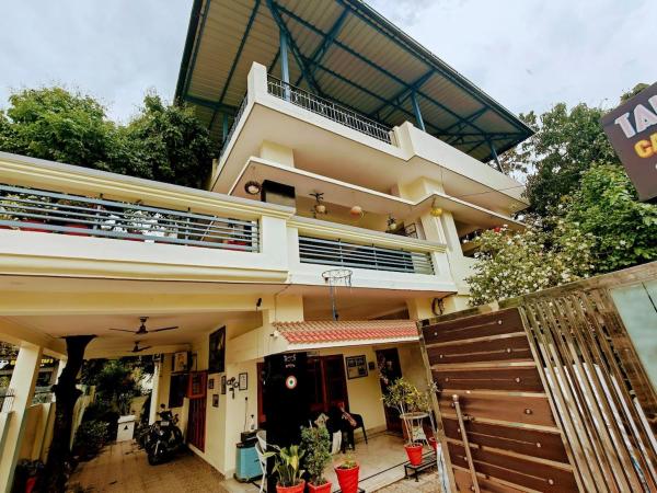 Pet Friendly Dehradun Home With 4 Bedrooms - 데라둔